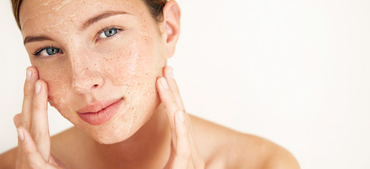 Manchas oscuras en la piel: porqué salen y como quitarlas - La Guía de las Vitaminas